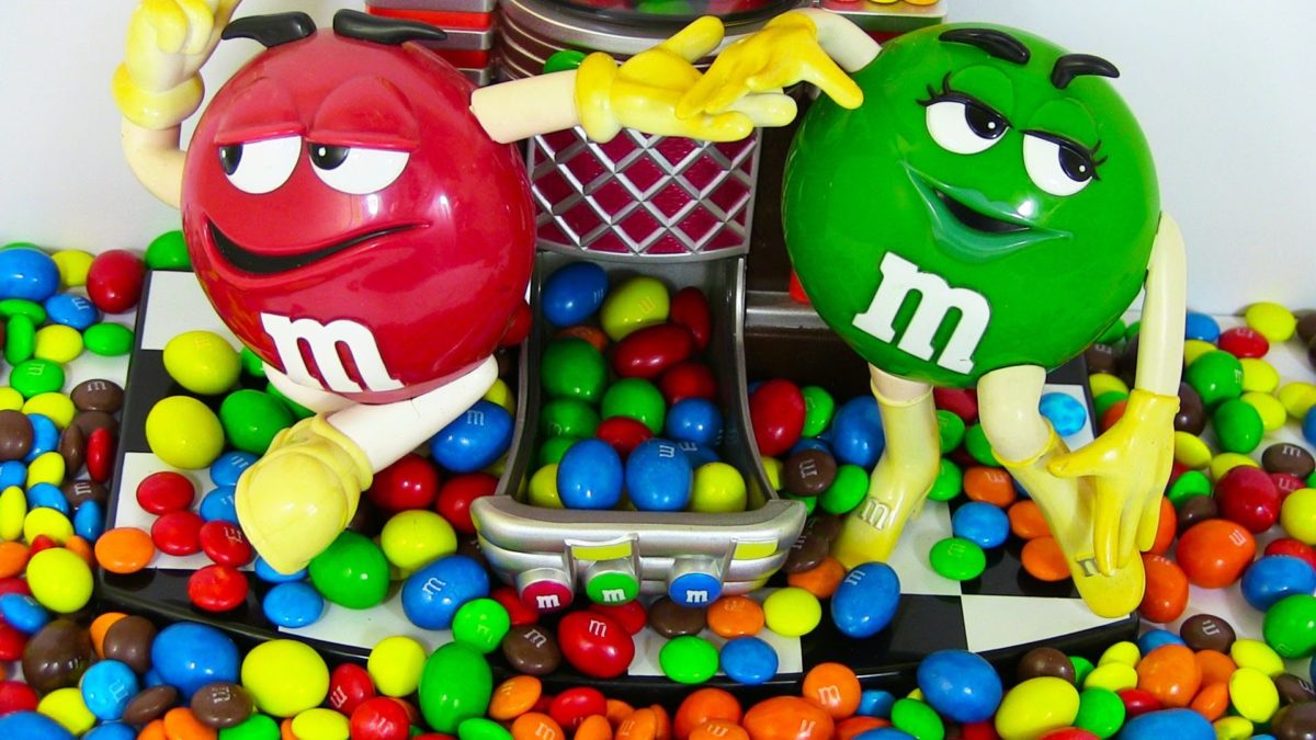 M Candy Dispenser – Candy Machine Toy – YouTube