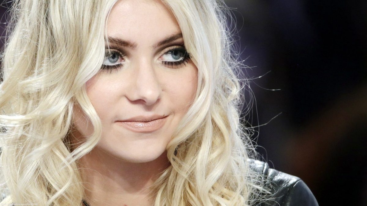 59+ Taylor Momsen Wallpaper HD