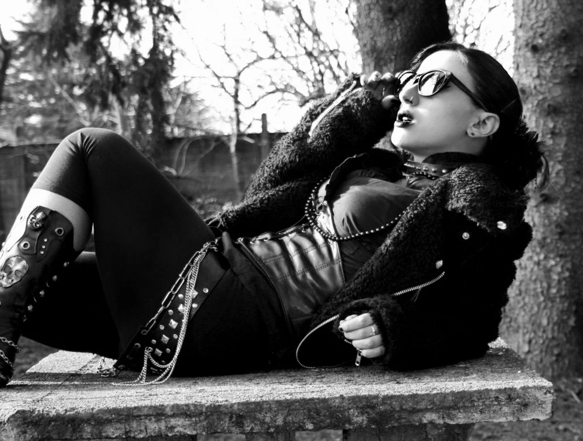 Female metalhead outfit style fashion – Google Suche Metal Queens ...