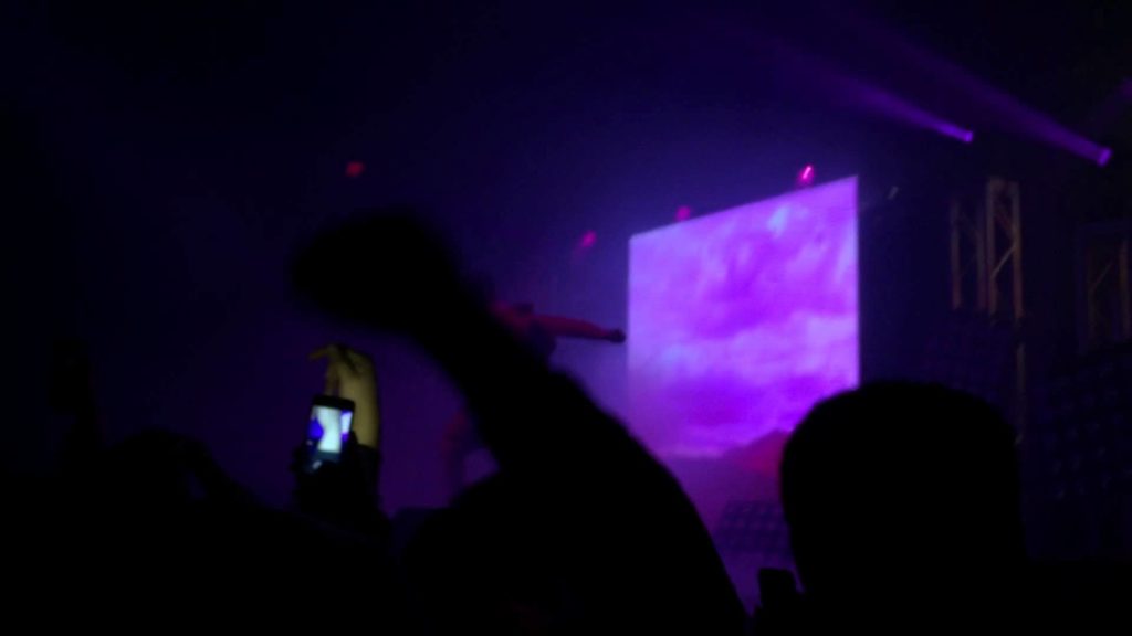 The Rave Travis Scott – Quintana Pt 2 Live Rodeo Tour Milwaukee, Wi 3 ...