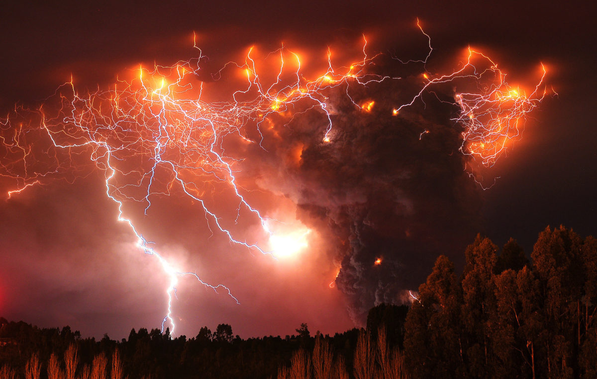 Lightning storm near volcano Lightning strikes over the Puyehue volcano ...