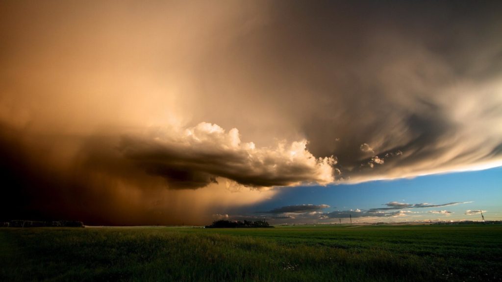 62+ Storm Desktop