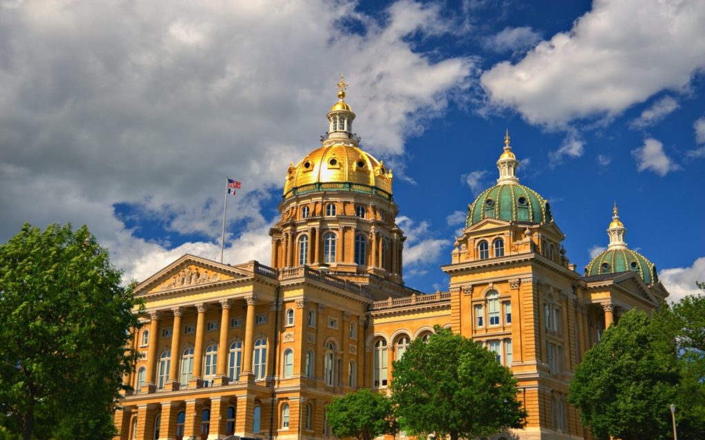 , Widescreen iowa state capitol backround