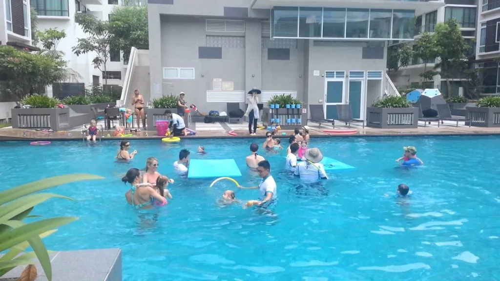 47+ Kids in Swimming Pool