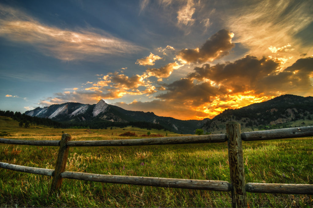 Flatirons at Sunset – Boulder, Colorado iPad 3 Wallpaper